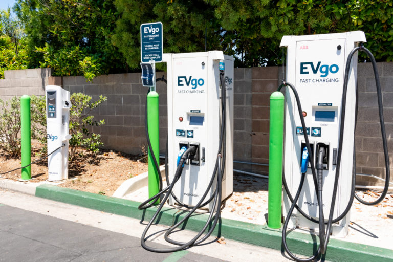 Level 1 vs. Level 2 Electric Vehicle Charging Stations - ThinkEV